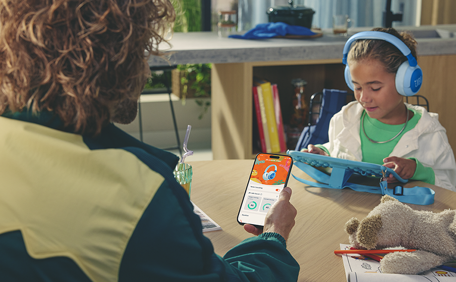 JBL Junior 470NC | Wireless over-ear noise cancelling kids headphones