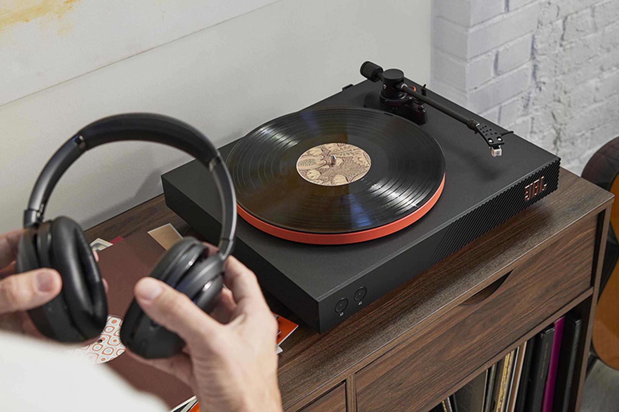 JBL Spinner BT | Bluetooth Turntable